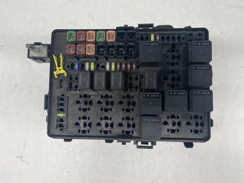 2019 DODGE CHARGER Engine Fuse Box 3.6L RWD halogen remote start OEM 19 ...