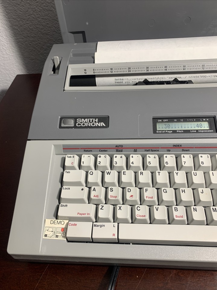 Smith Corona SD 650 Electric Typewriter w/Spell Right Dictionary/Memory ...