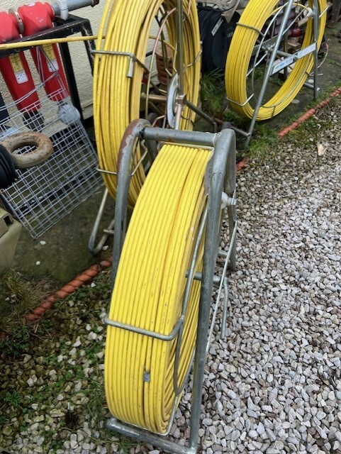 Cobra Duct Reel 120m x 9mm / 250m x 11mm Fibreglass Cable Puller | eBay UK