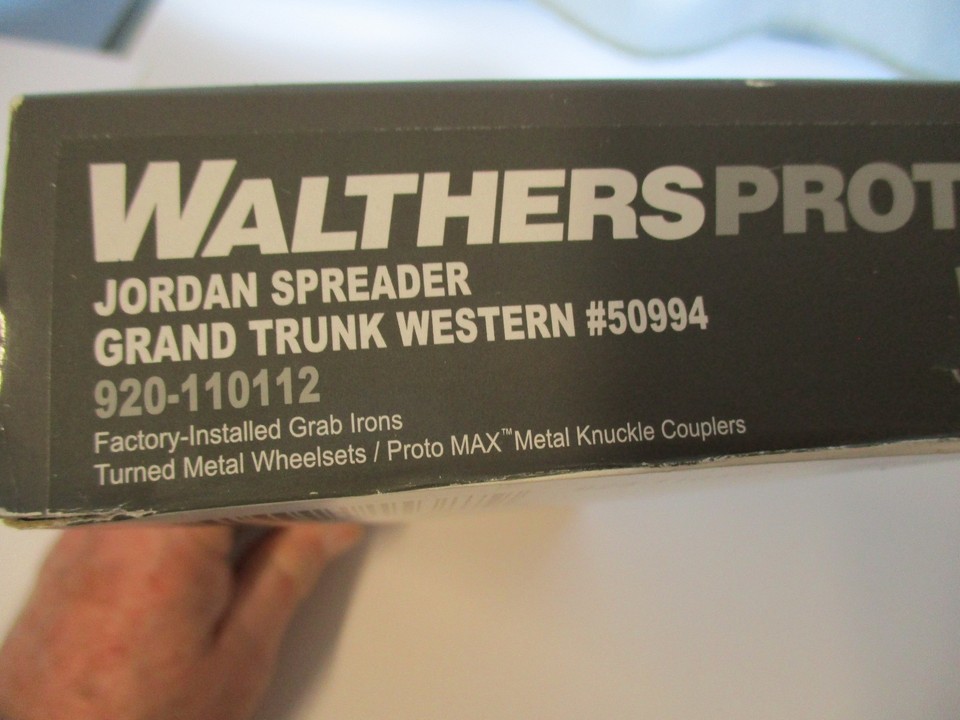 Walthers Proto..HO scale..Grand Trunk Western.Jordan spreader and ...