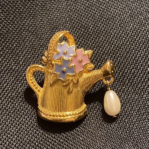 Vtg Avon Watering Can Flowers Faux Pearl Gold Tone Lapel Pin in ...