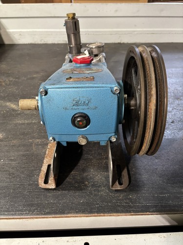 CAT PUMPS Model 1010 Triplex Pump with CAT 7021 Regulator, 10” Pulley ...