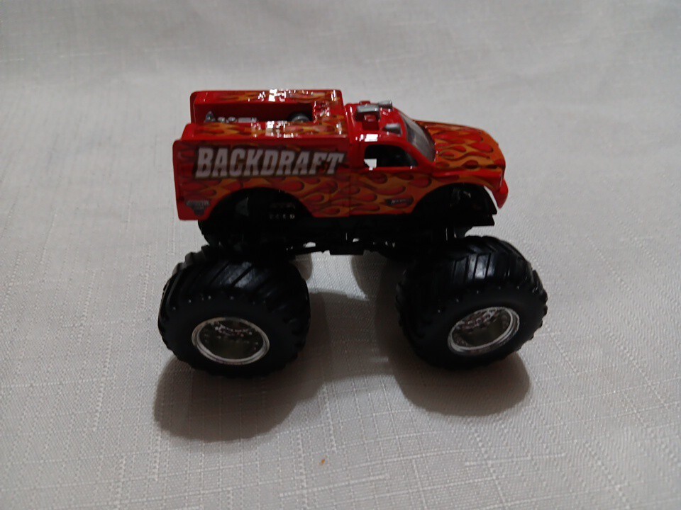 BACKDRAFT FLAMES PLASTIC BASE MONSTER JAM TRUCKS HOT WHEELS VERY NICE ...