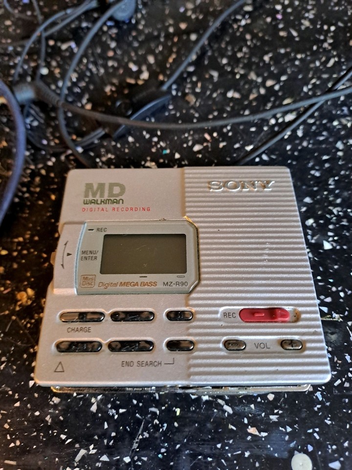 Sony MZ-R90 minidisc recorder with accessories, manual, headphones ...