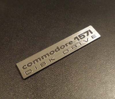 Commodore 1571 Label / Aufkleber / Badge / Logo Silver 44mm x 9mm [264 ...
