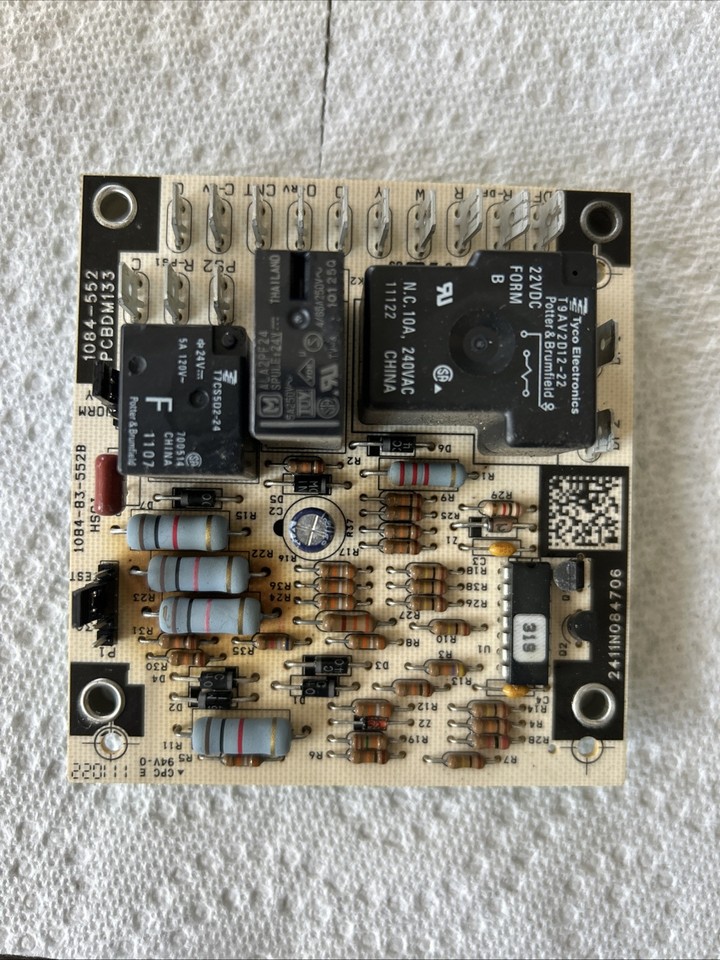Goodman PCBDM133 Heat Pump Defrost Control Board 1084-552 B18 | eBay