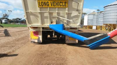 Truck Rear Grain Chute; Side Discharge Chute; Easy Grain Unloading incl ...