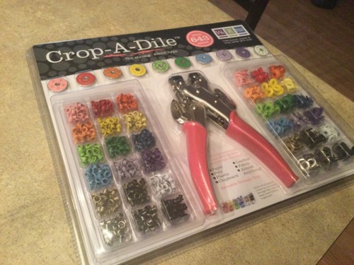 We R Memory Keepers Crop-A-Dile Punch Kit-643 Pieces Eyelet&Snap Setter ...