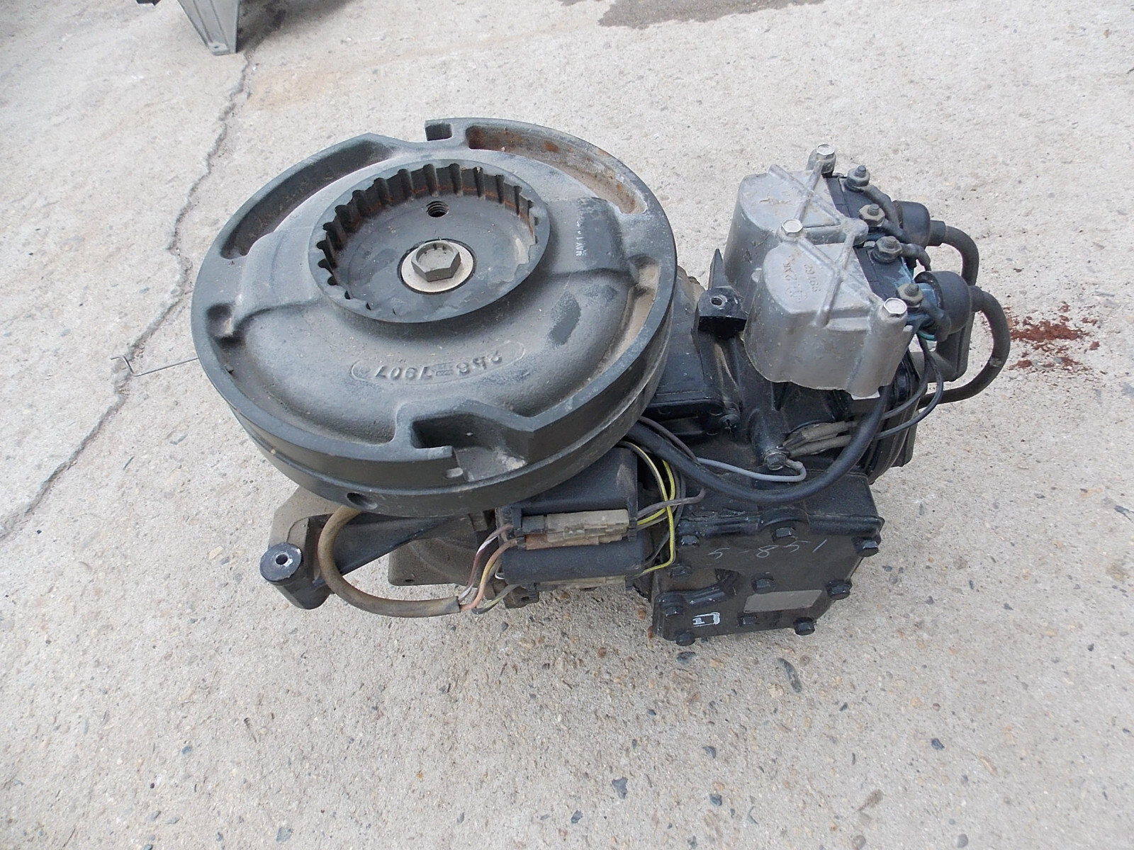 powerhead for a 25hp 25 hp 2 stroke Mercury Outboard Boat Motor 25XD ...