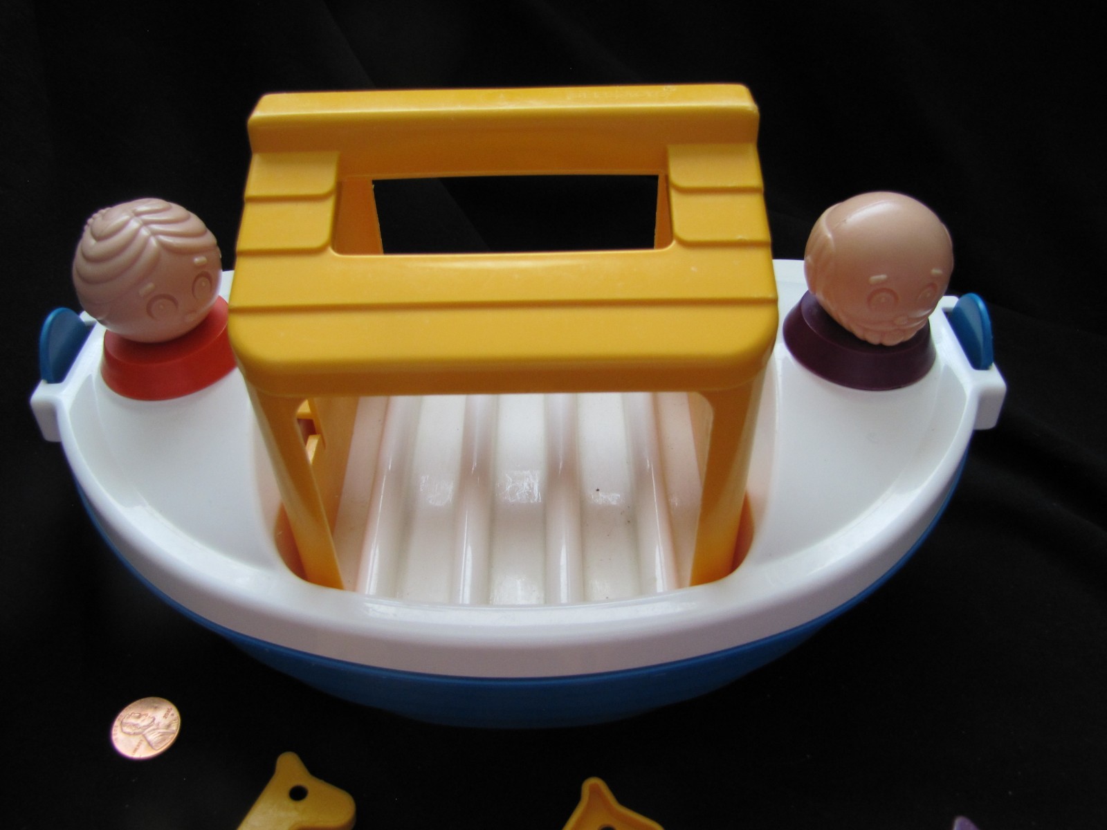 TUPPERWARE Tuppertoys NOAH'S ARK Part of SET Tub SAND Toy Animal Cookie ...