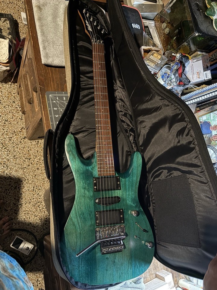 1990 Westone Spectrum II - MIJ Matsumoku - Aqua Green w/ RoadRunner gig ...
