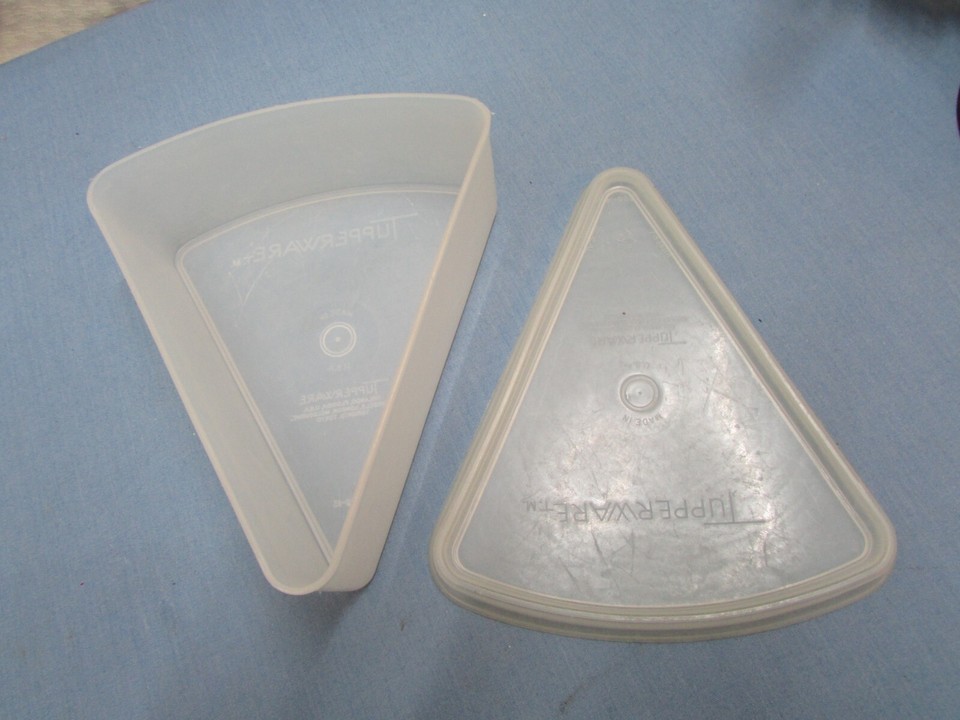 Vintage Tupperware Tupper Seal PIE SLICE WEDGE KEEPER #269 Millionaire ...