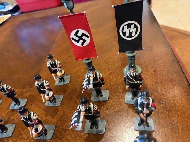 KING & COUNTRY NAZI WW2 MARCHING LEIBSTANDARTE SS 2003 SOLDIERS 30 ...