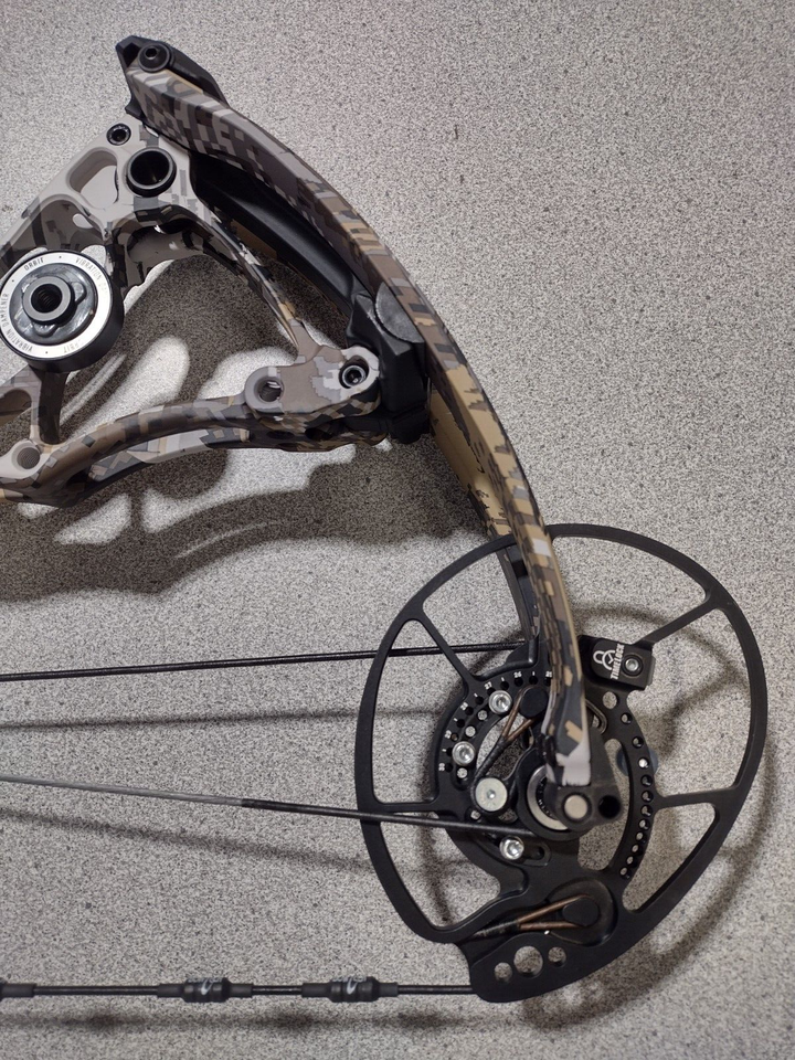 BOWTECH CORE SR COMPOUND BOW...RIGHT HAND... ELEVATED II CAMO | eBay