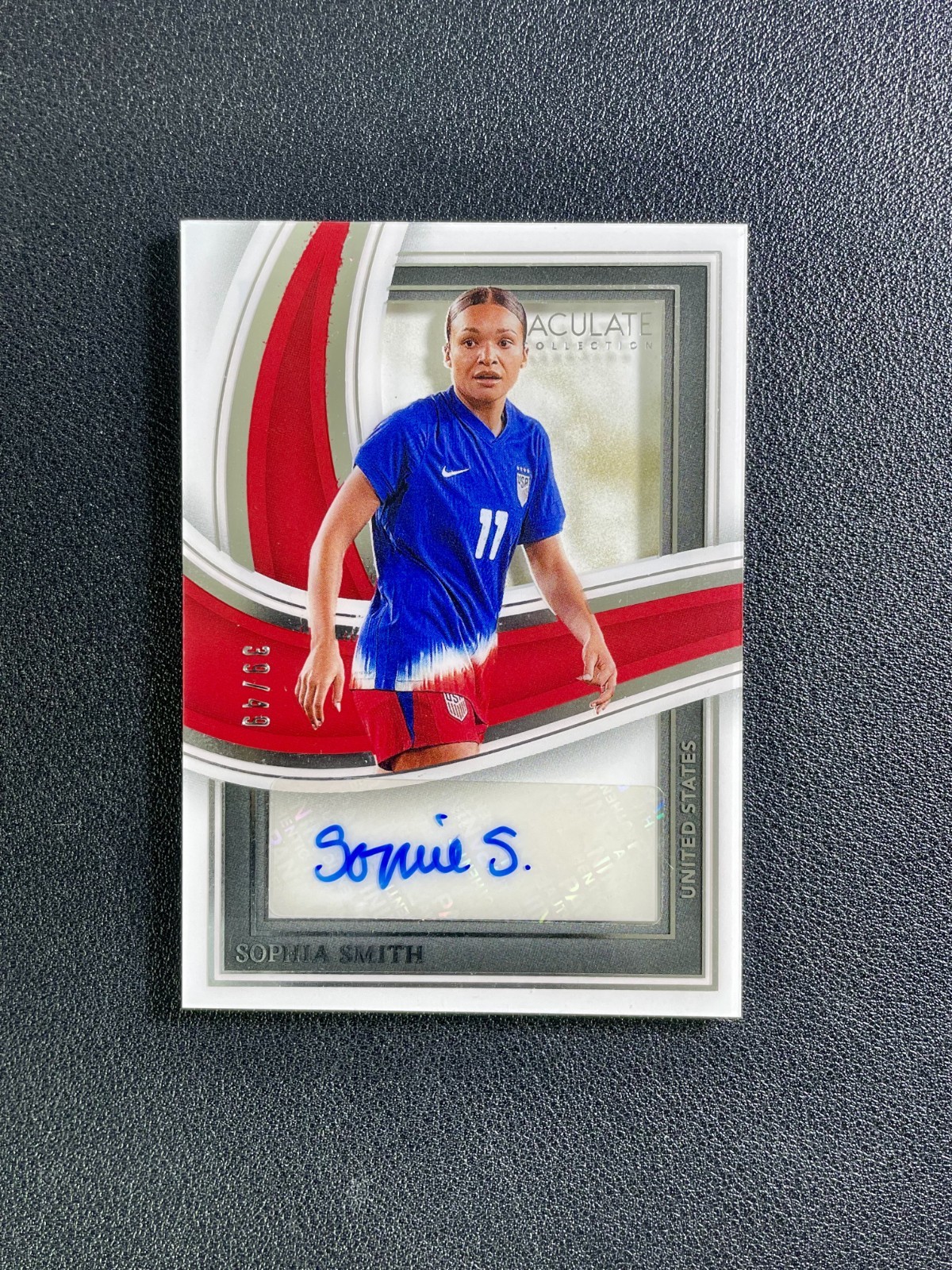 Sophia Smith 2023 Immaculate #SS-SS Shadowbox Signatures - Platinum /1 ...