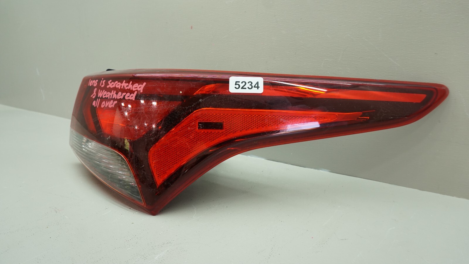 2018-2020 HYUNDAI ACCENT REAR RIGHT PASSENGER OUTER TAIL LIGHT OEM ...