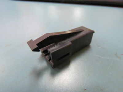 Delphi 08911772 Qty of 200 per Lot CONNECTOR 2F PAC/ON; Automotive ...