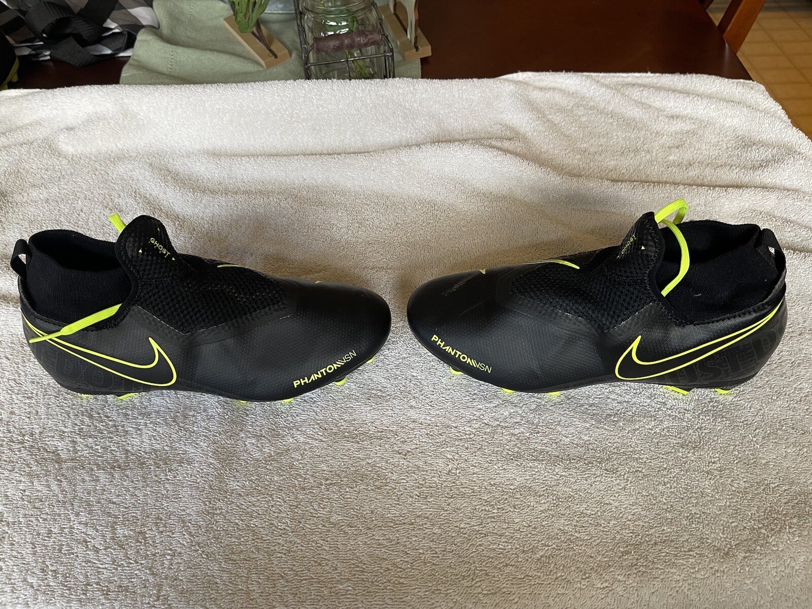 Nike Phantom VSN Ghost Lace Soccer Cleats / Size 6 Youth / Black | eBay