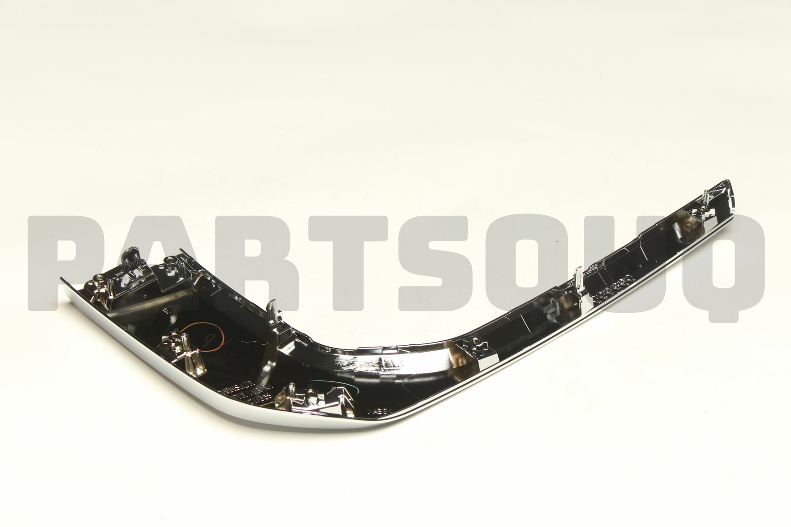 6407A368 Genuine Mitsubishi GARNISH,FR BUMPER SI | eBay