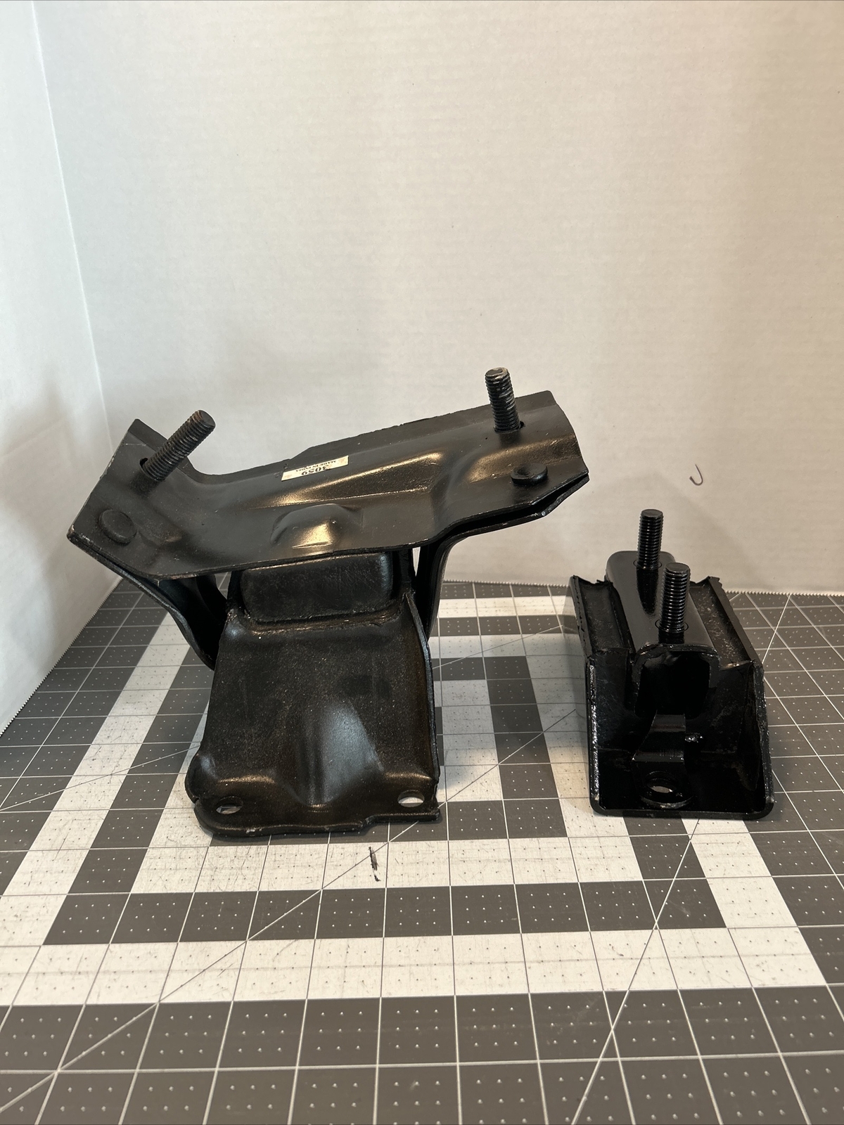 Ford E250 2003 Drivers Side Motor Mount And Transmission Mount | eBay