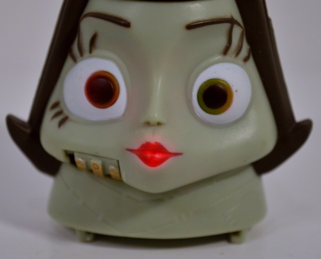 RARE 2008 Light-Up Eva Brain Game 3" McDonald's EUROPE Movie Action ...