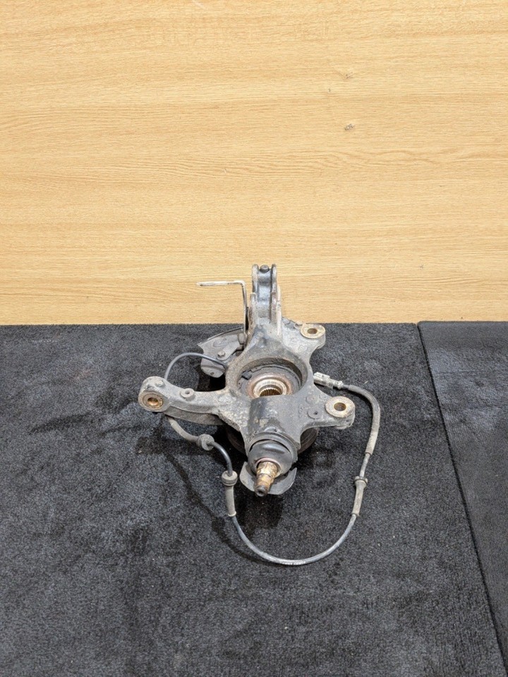 VAUXHALL VIVARO MK3 N/S PASSENGER SIDE LEFT FRONT WHEEL HUB | eBay UK