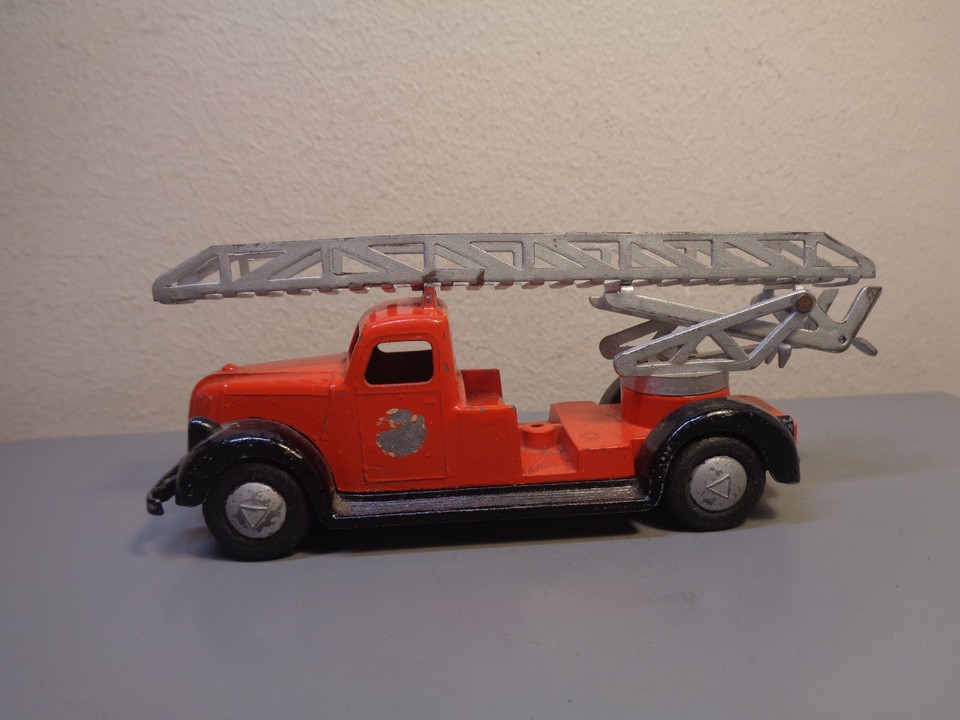 TEKNO DENMARK 485 VINTAGE 1940'S TRIANGEL ZONEN FIRE ENGINE TRUCK VERY ...
