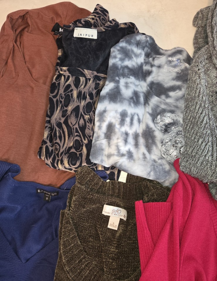 Lot Bundle of 12 Size Small Ladies Tops & Sweaters | eBay