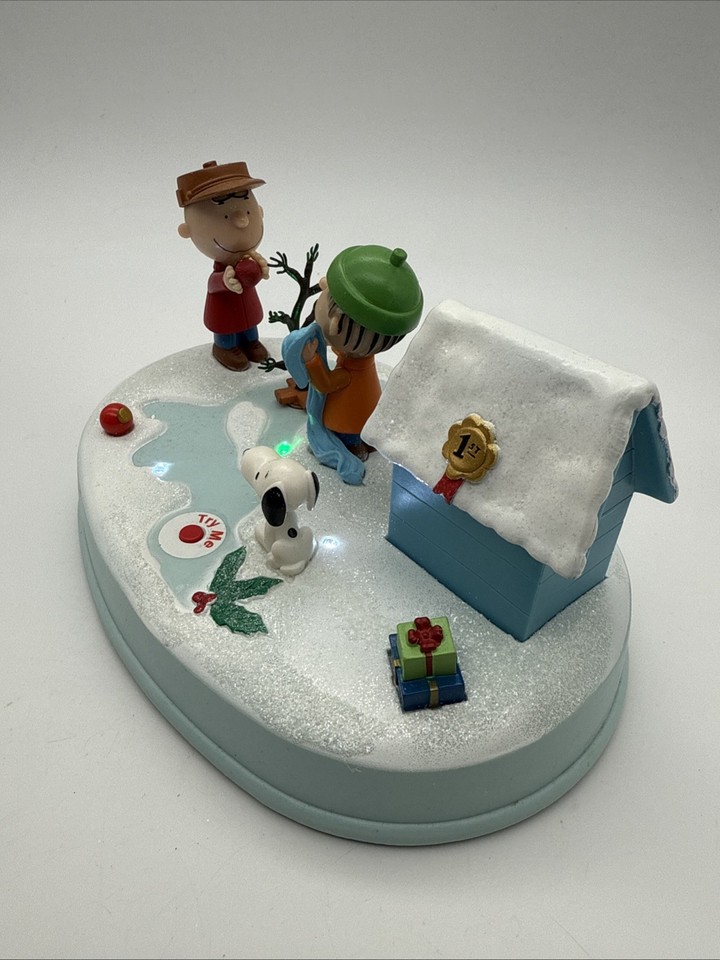 Peanuts 2015 Charlie Brown Christmas Tree Snoopy Linus Animated Lighted ...