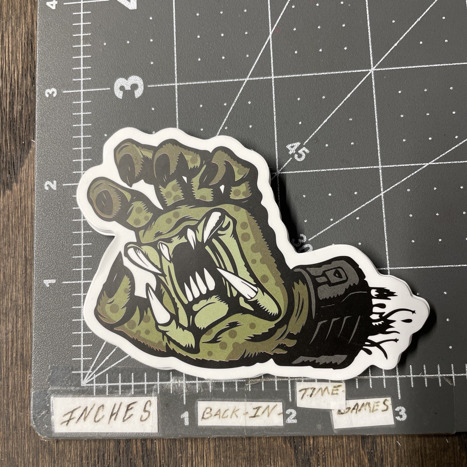 The Predator Screaming Hand Humor Sticker For Skateboard Phone Guitar ...