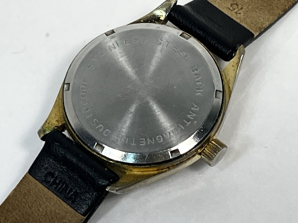 NICE! Vintage Mickey Mouse Mechanical Wind Watch w/Purple Dial & Red ...