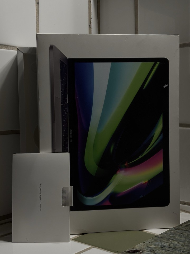 Apple MacBook Pro 13-inch 2020 Model A2338 M1 Processor, 8GB RAM, 256GB ...