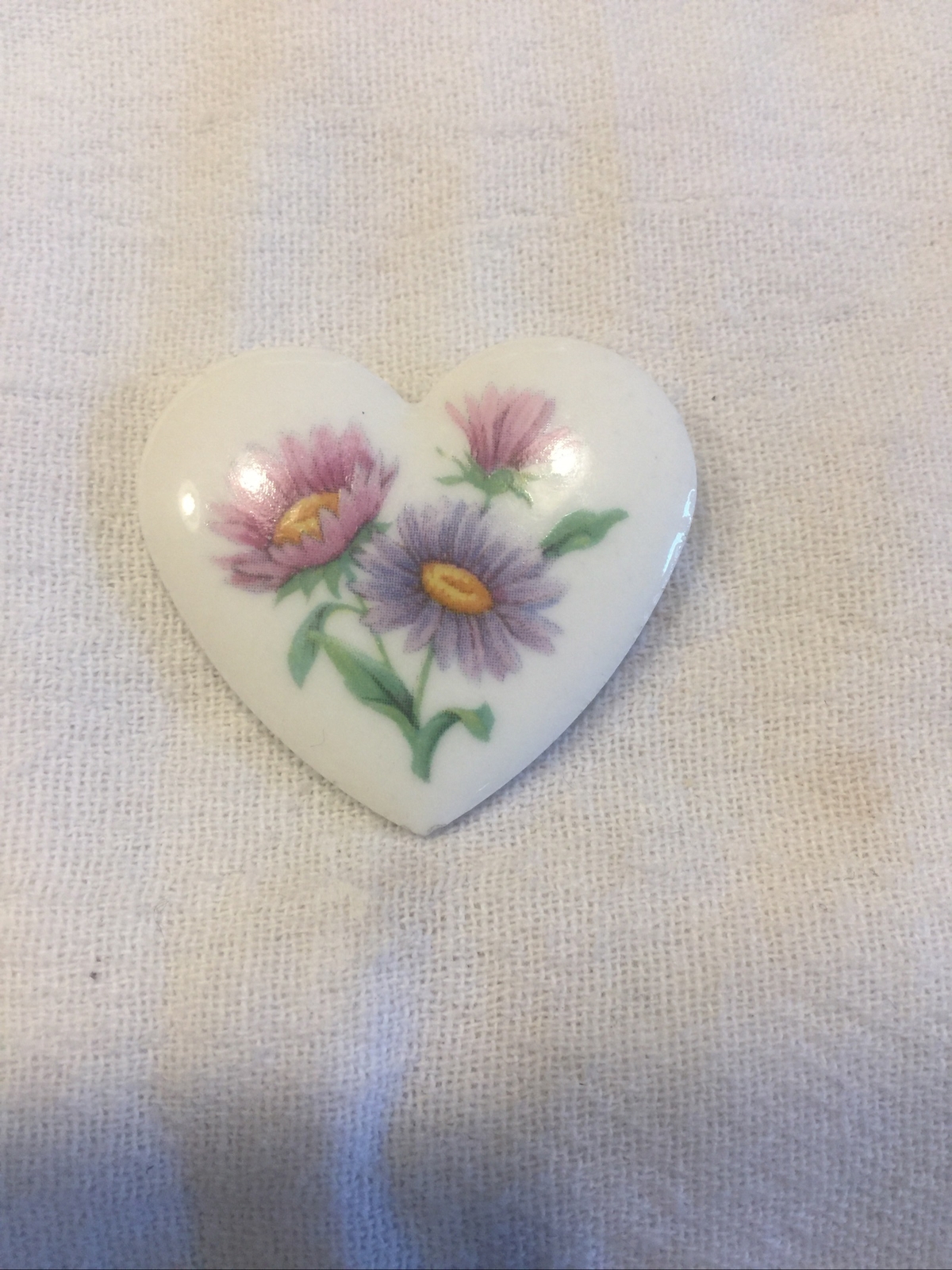Vintage Avon Ceramic Porcelain Floral Heart Pin Brooch - Gem