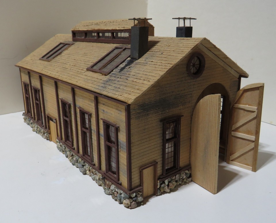 ENGINE HOUSE. FINE SCALE MINIATURES. BUILY. WOOD. DETAILED. WEATHERED ...