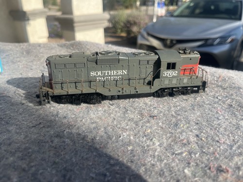 Ho Scale Athearn #3153 Southern Pacific GP9 # 3702 Tested Runs KD ...