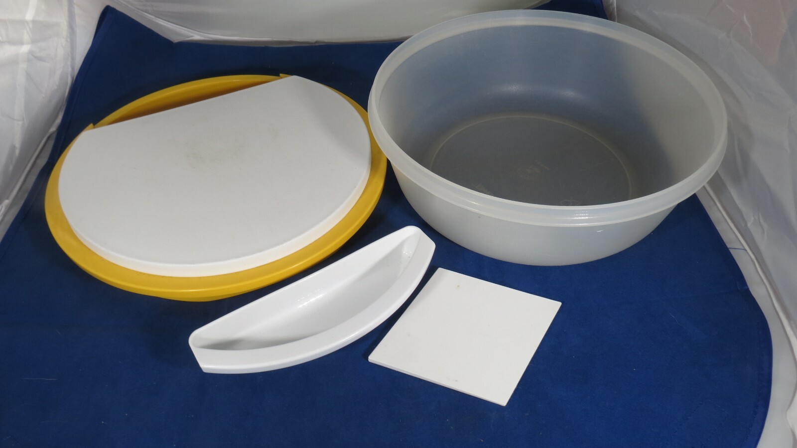 Tupperware Kitchen Work Unit #1833 Grater Shredder Slicer 3 Qt Large ...