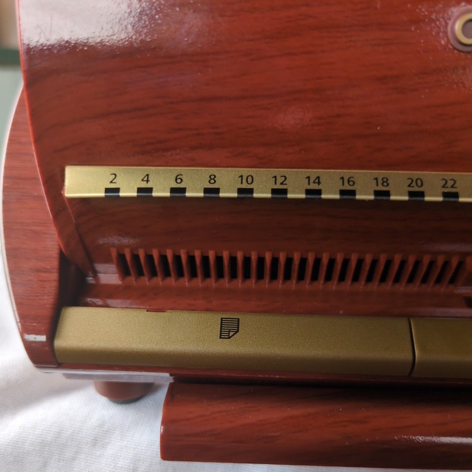 Discgear Selector 50 CD/DVD Storage Index Organizer Wood Grain Brown ...