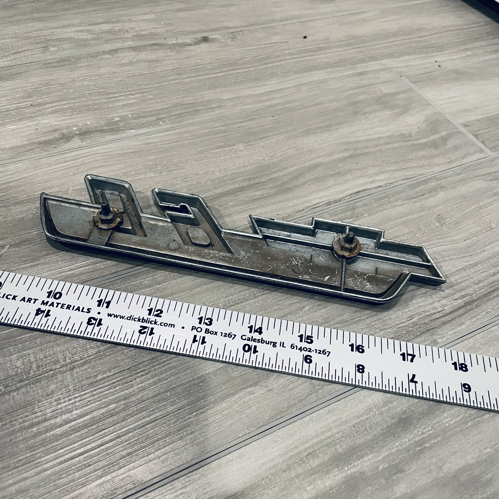 VINTAGE 67-68? CHEVROLET BOWTIE EMBLEM CHEVY 60 SERIES TRUCK BADGE P ...