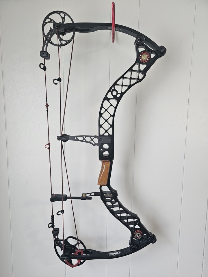 Mathews Z7 Compound Bow | eBay