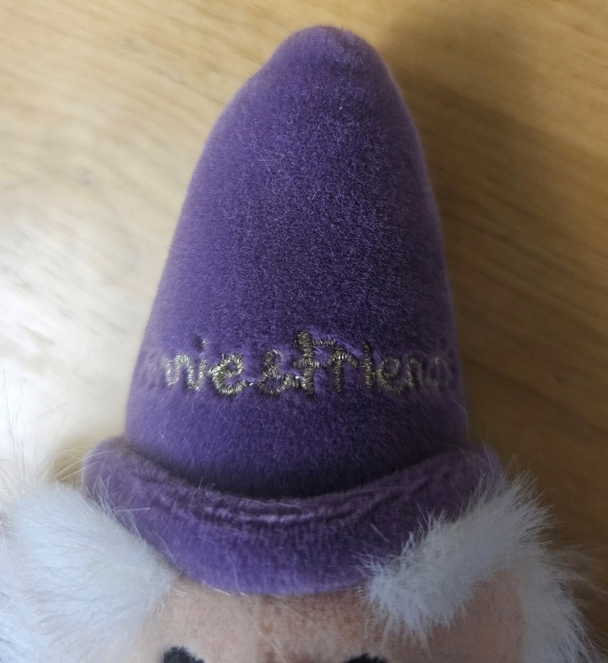 DISNEY MINNIE & FRIENDS PURPLE MERLIN WIZARD BEANIE 2001 8" ...VINTAGE ...