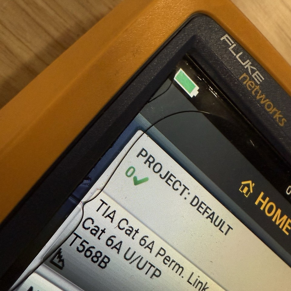 Fluke Networks Versiv Mainframe For DSX-5000/DSX-8000 - Display Defect ...