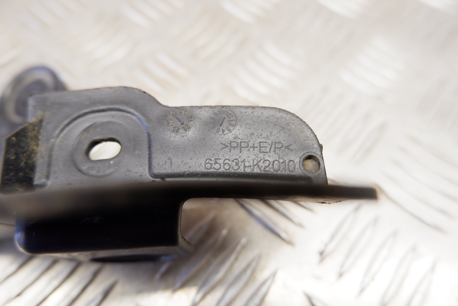 TOYOTA YARIS CROSS 2022 Rear Right Mudguard 65631-K2010 OEM | eBay