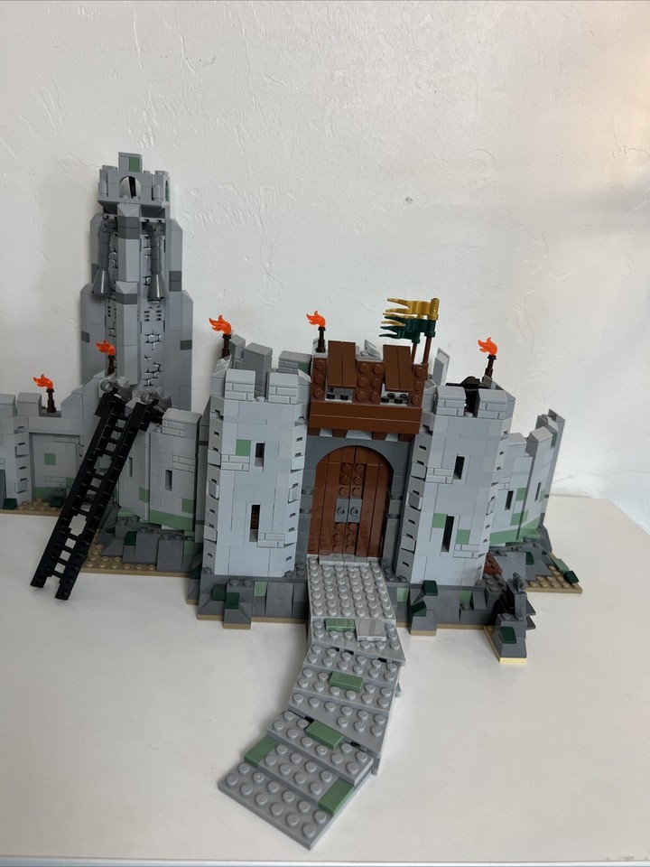 Lego LOTR Battle of Helms Deep 9474+ Four (4) Uruk Army (9471 ...