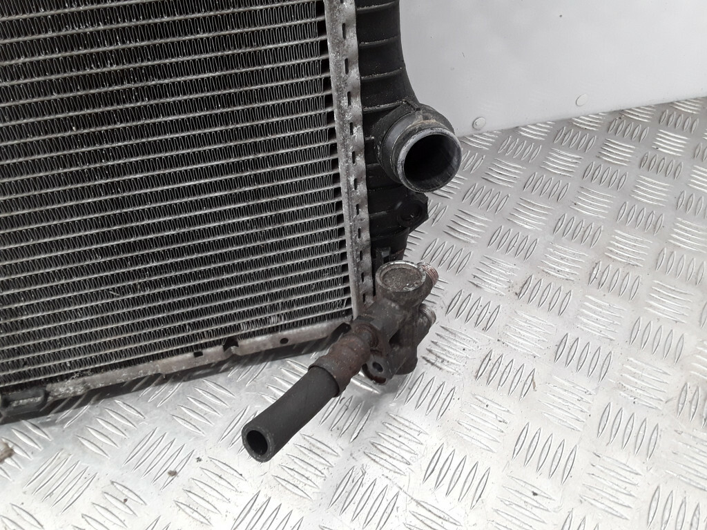 Porsche Cayenne 2005 4.5 Water coolant radiator 7L0121253A Petrol 250kw ...