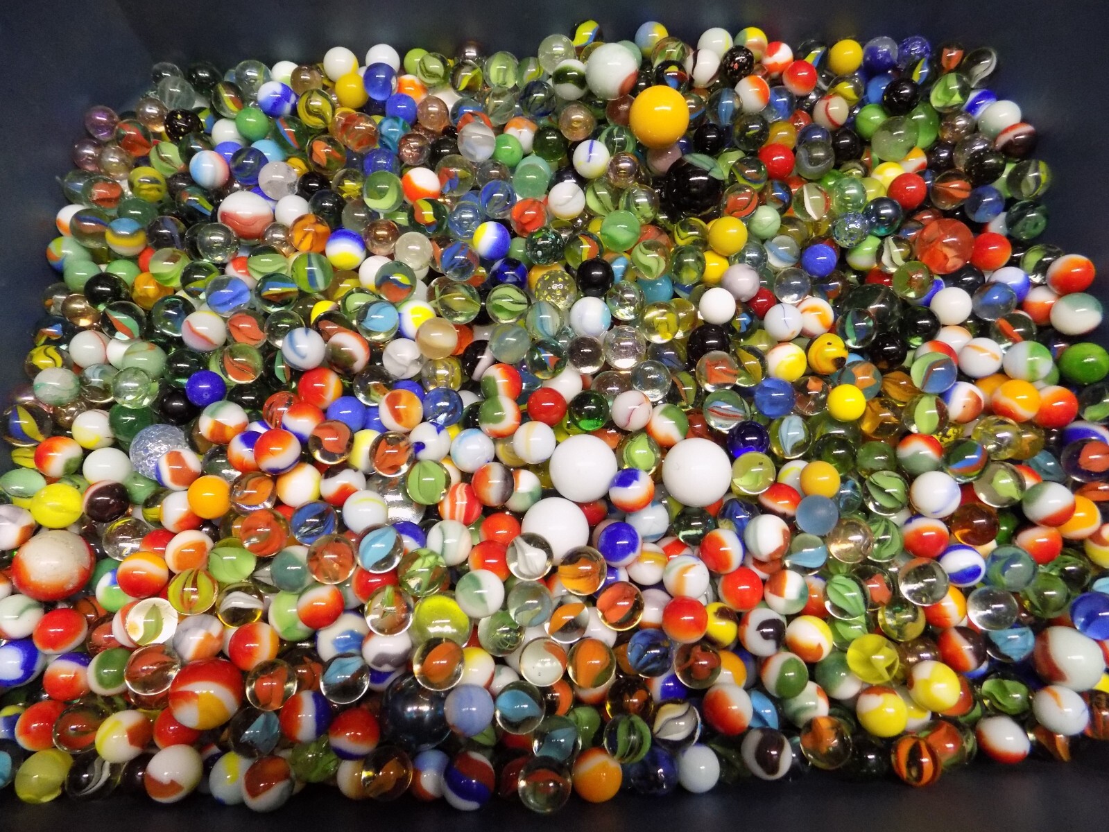 Mixed Lot 55 Assorted Old Vintage To Modern Colorful Glass Marbles ...