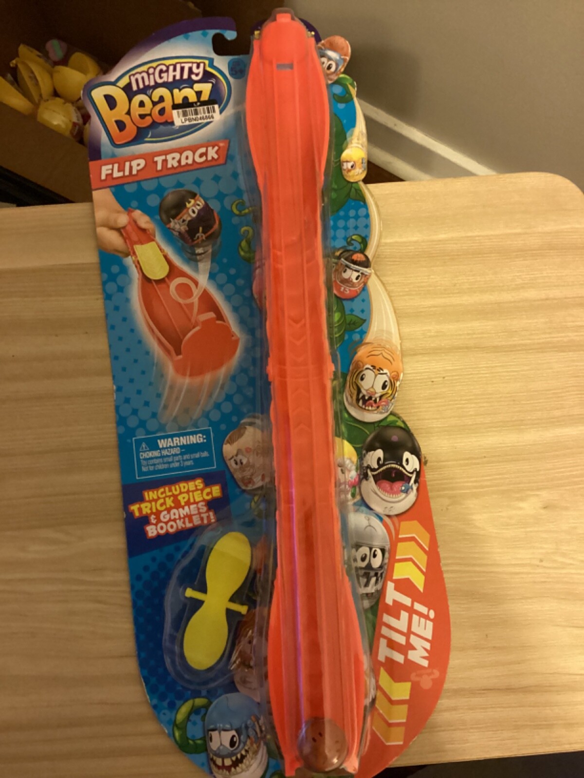 Mighty Beanz Red Flip Track with 1 Exclusive Bean (Flea) New | eBay