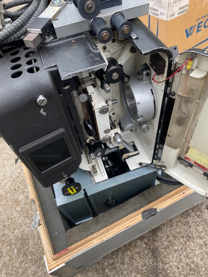 Clean Simplex XL 35mm Projector w/ 5 Star Sound Head, w Road Case Easy ...