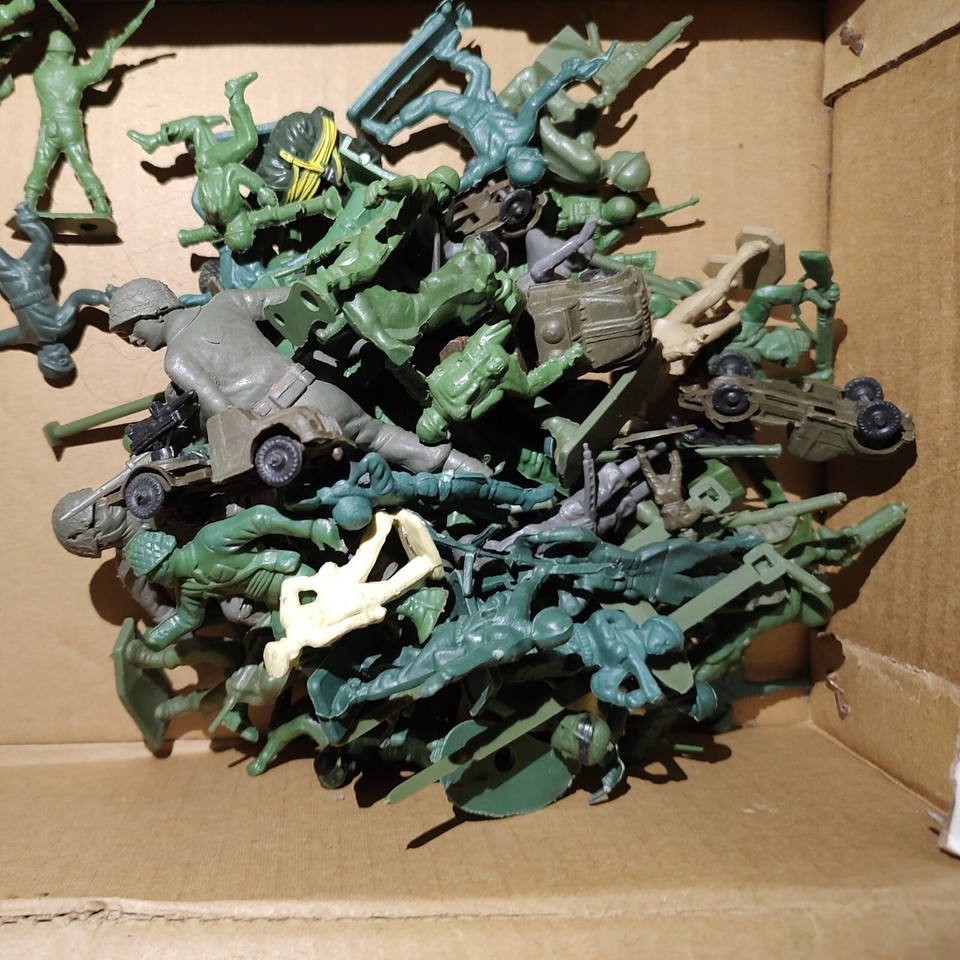 Lot of Miniature Army Men Toy Soldiers Miniature Green Brown | eBay