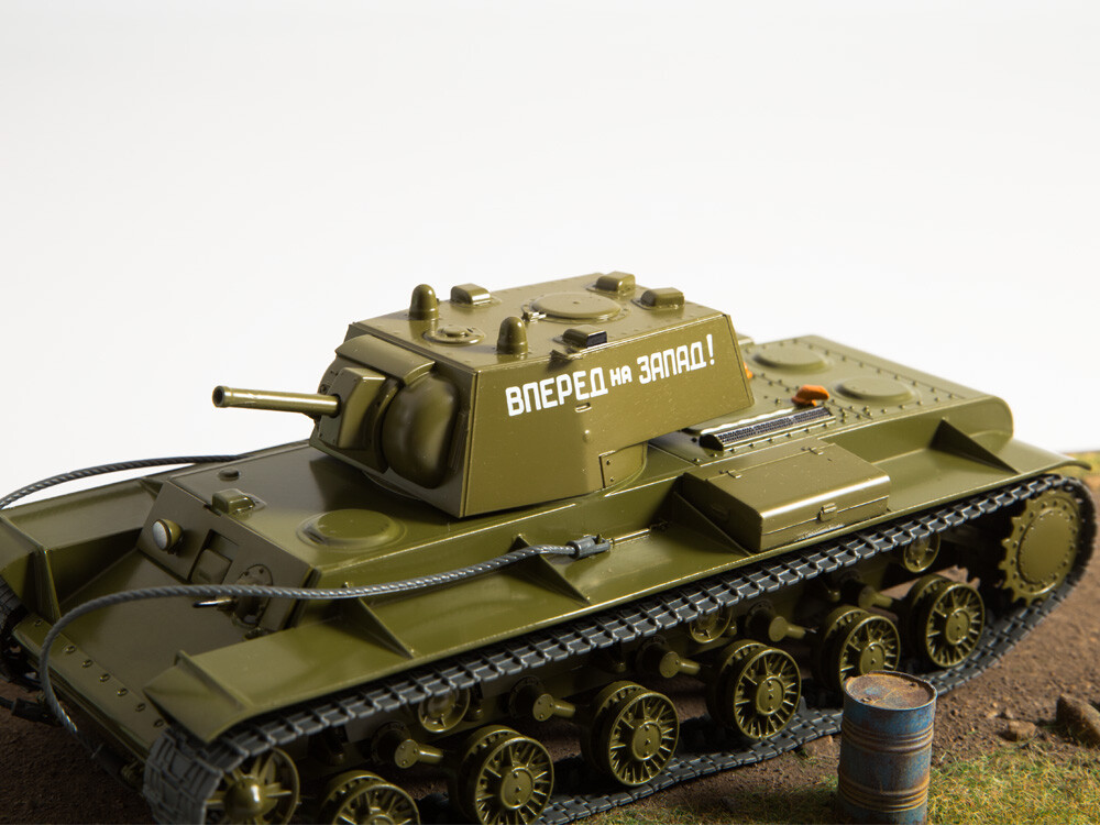KV-8 Soviet Heavy Flamethrower Tank 1942 Year 1/43 Scale Diecast Model ...