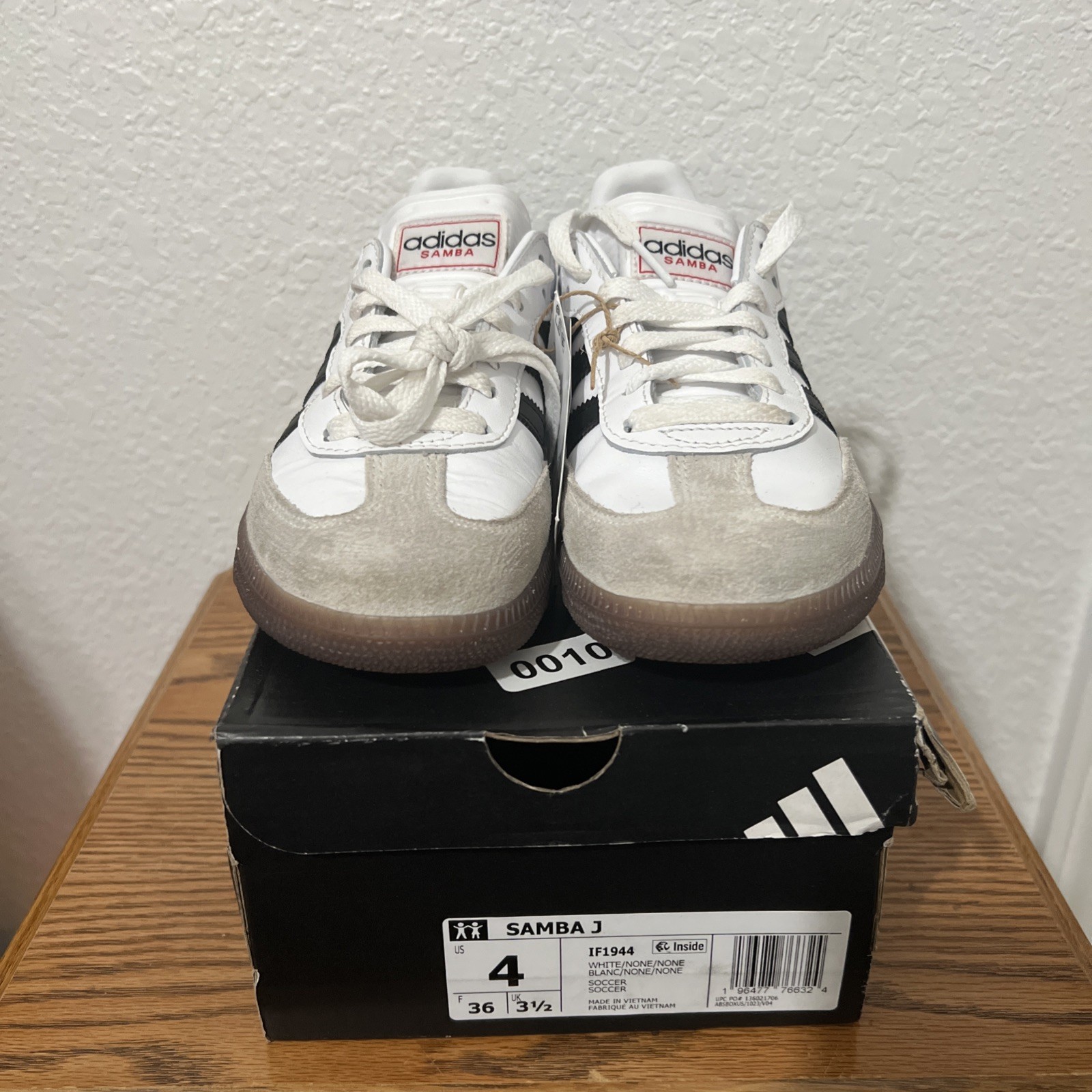 Adidas Samba Kids Unisex Boys Girls Indoor Soccer Shoes White sz 4